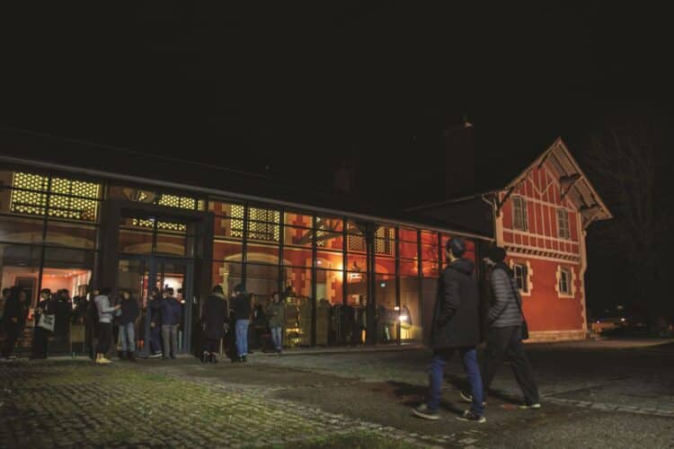Laure, Cathy, Serge-William, fans des concerts ... aux Écuries de ...